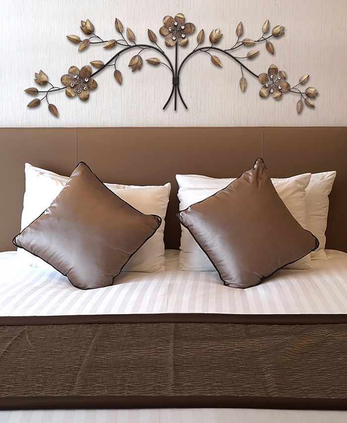 Stratton Home Décor Stratton Home Decor Over the Door Floral Bouquet ...