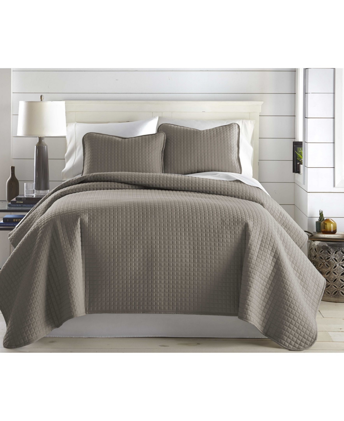 Click here for Southshore Fine Linens Oversized Lightweight 3-Pc.... prices