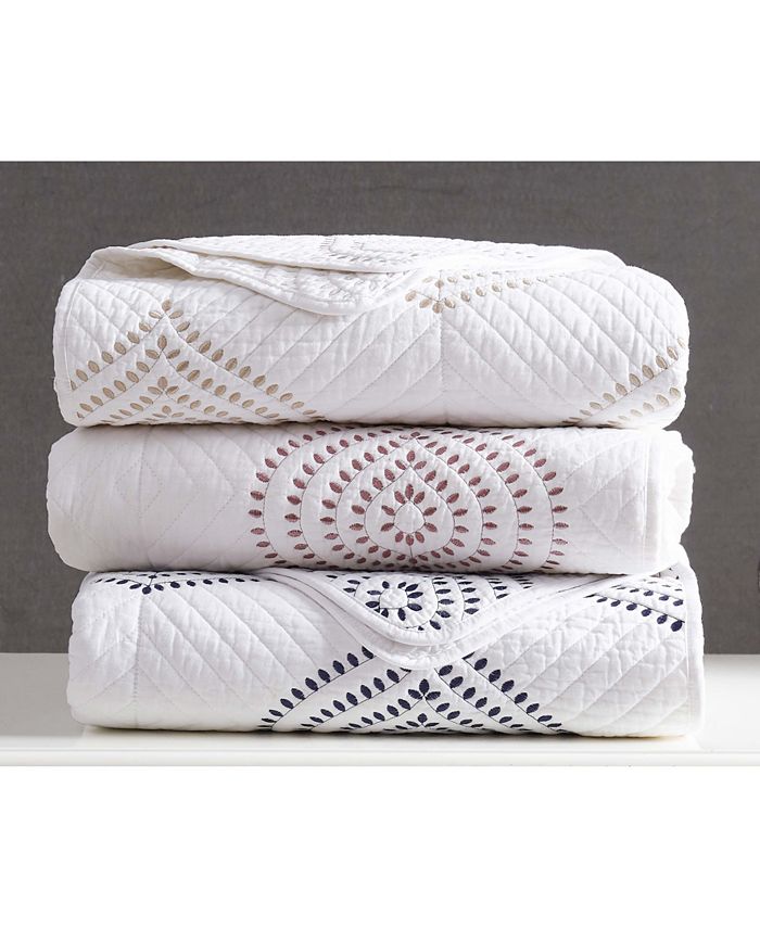 Cottage Classics Embroidered Ogee 3 Piece Full/Queen Quilt Set - Macy's