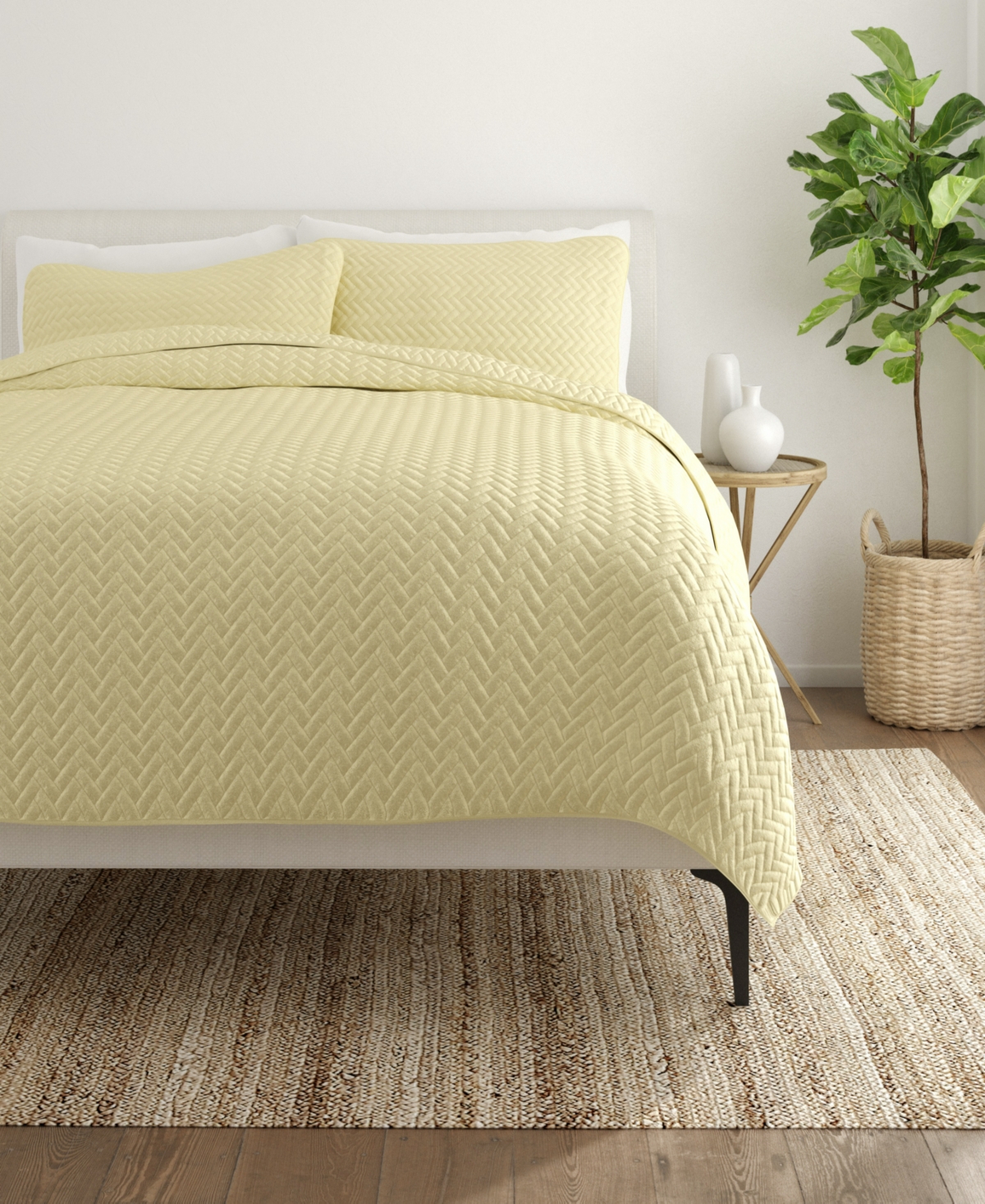 Click here for ienjoy Home Herringbone Lightweight Quilted Coverl... prices