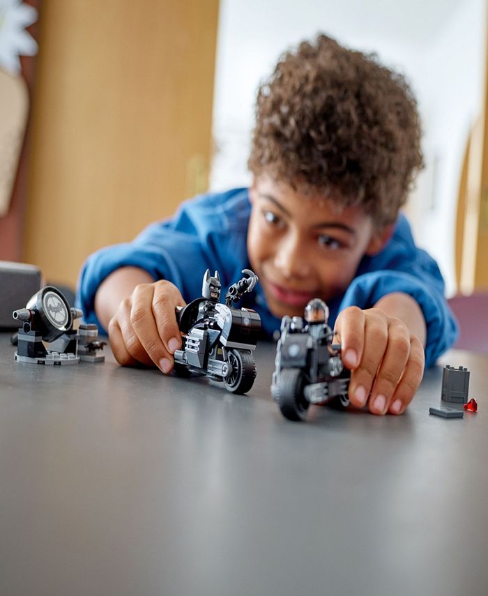 LEGO® DC Batman - Batman Selina Kyle Motorcycle Pursuit 76179 Building ...