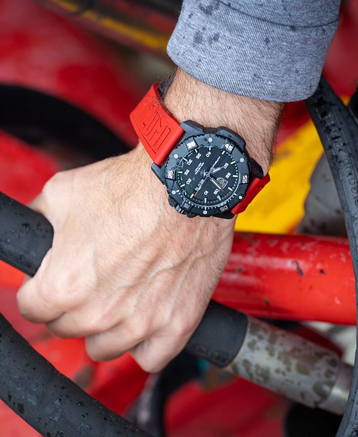 Luminox Men's Swiss Automatic Master Carbon Seal Red Rubber Strap Watch ...