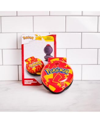 Uncanny Brands Pokemon Pikachu Mini Waffle Maker - Pokemon Kitchen ...