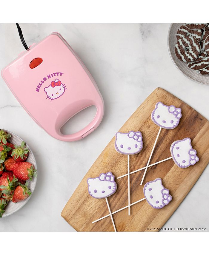 Uncanny Brands Hello Kitty Cake Pop Maker - Makes 4 Hello Kitty Cake ...