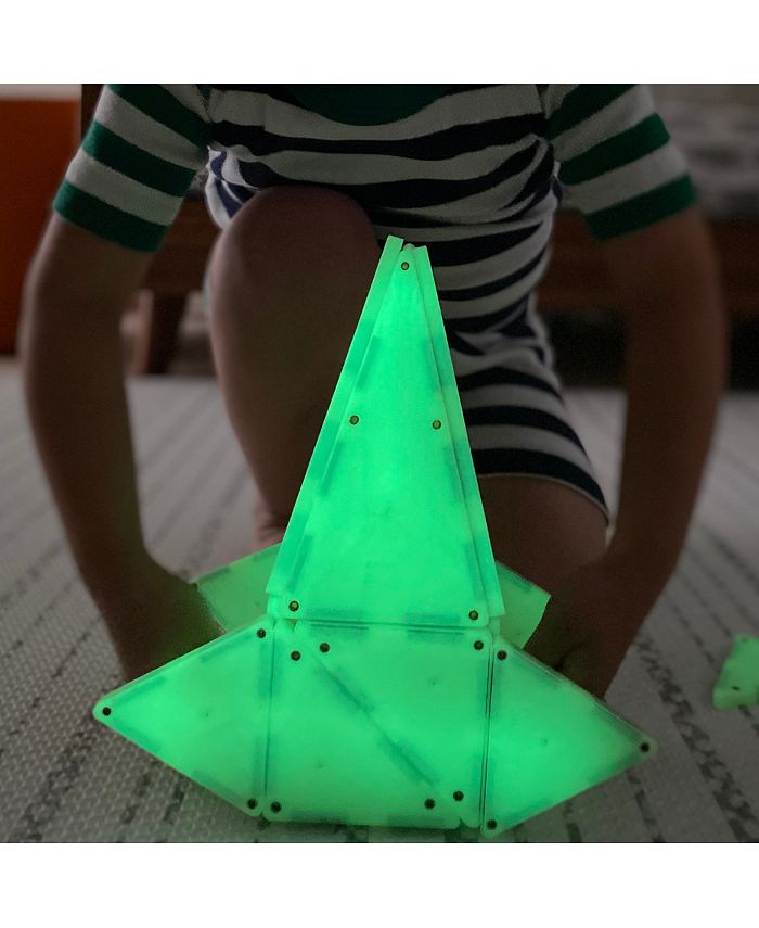 Magna-Tiles® MAGNA-TILESA MAGNA-TILES Glow 16-Piece Magnetic ...
