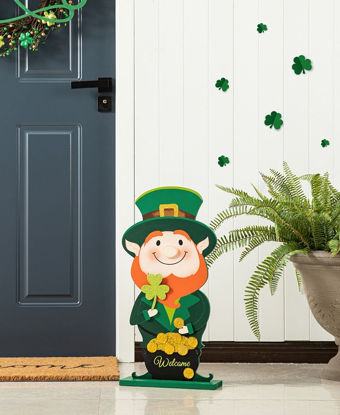 Glitzhome 23.5" H St. Patrick's Wooden Leprechaun Pot of Gold-Tone ...