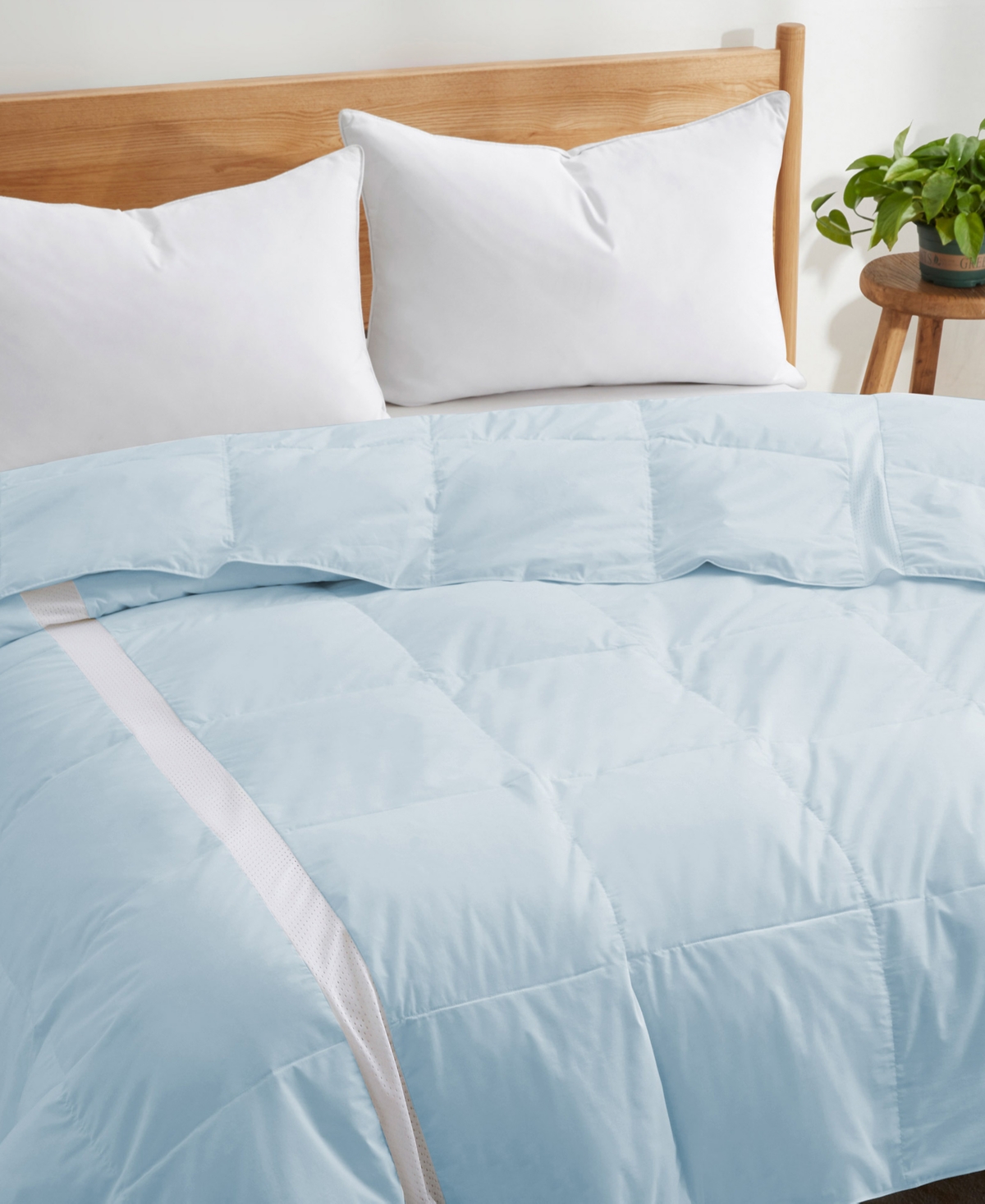 Click here for Unikome 75 Down 25 Feather Comforter  King - Blue prices
