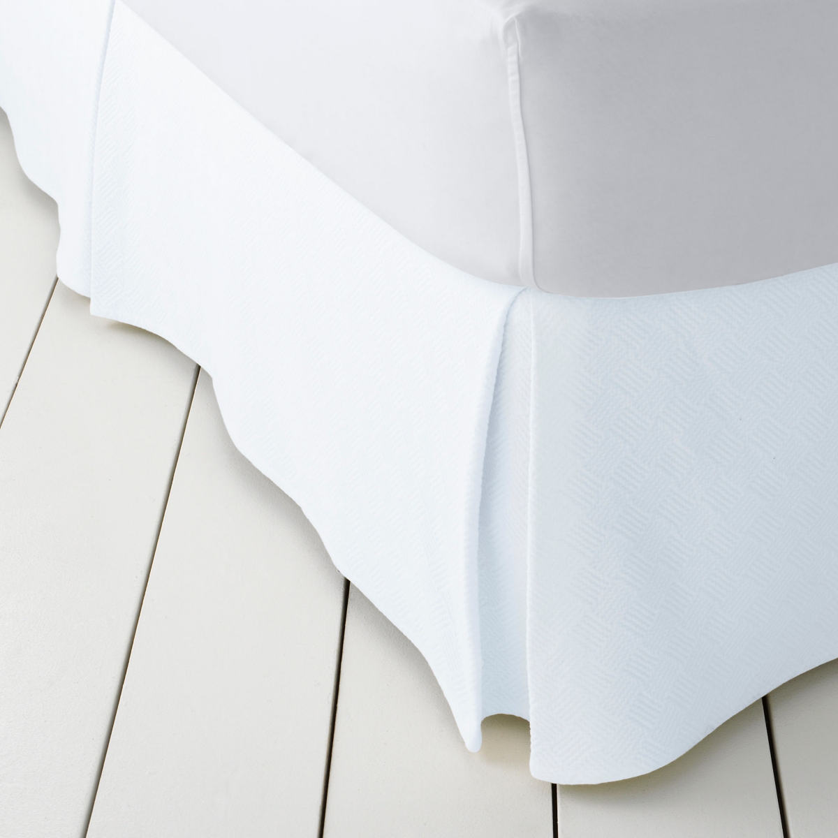 Click here for Lands End Basketweave Cotton Matelasse Bedskirt -... prices