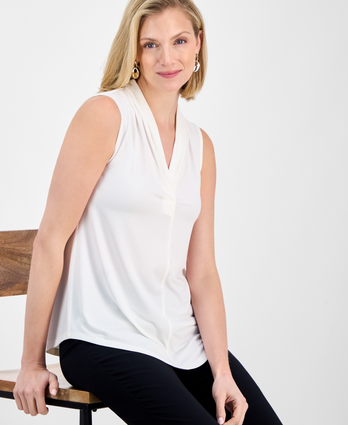 Click here for Jm Collection Womens V-Neck Sleeveless Knit Blouse... prices