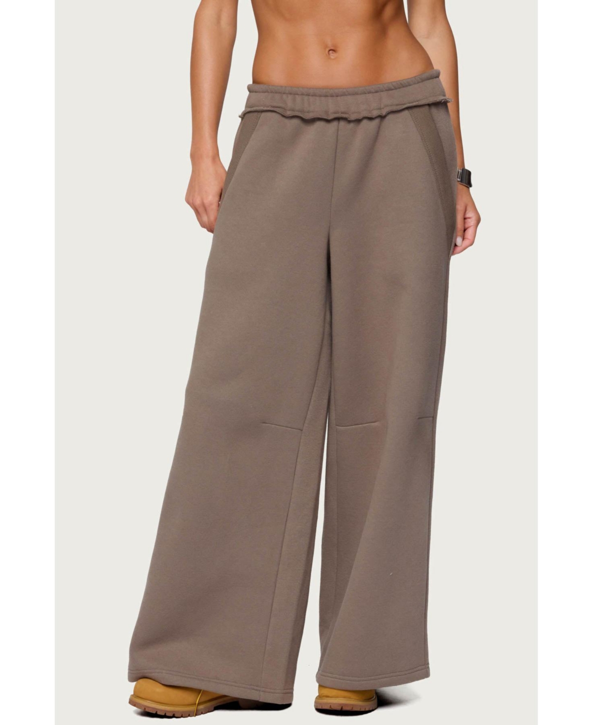 Click here for Edikted Womens Kori Oversized Sweatpants - Brown prices