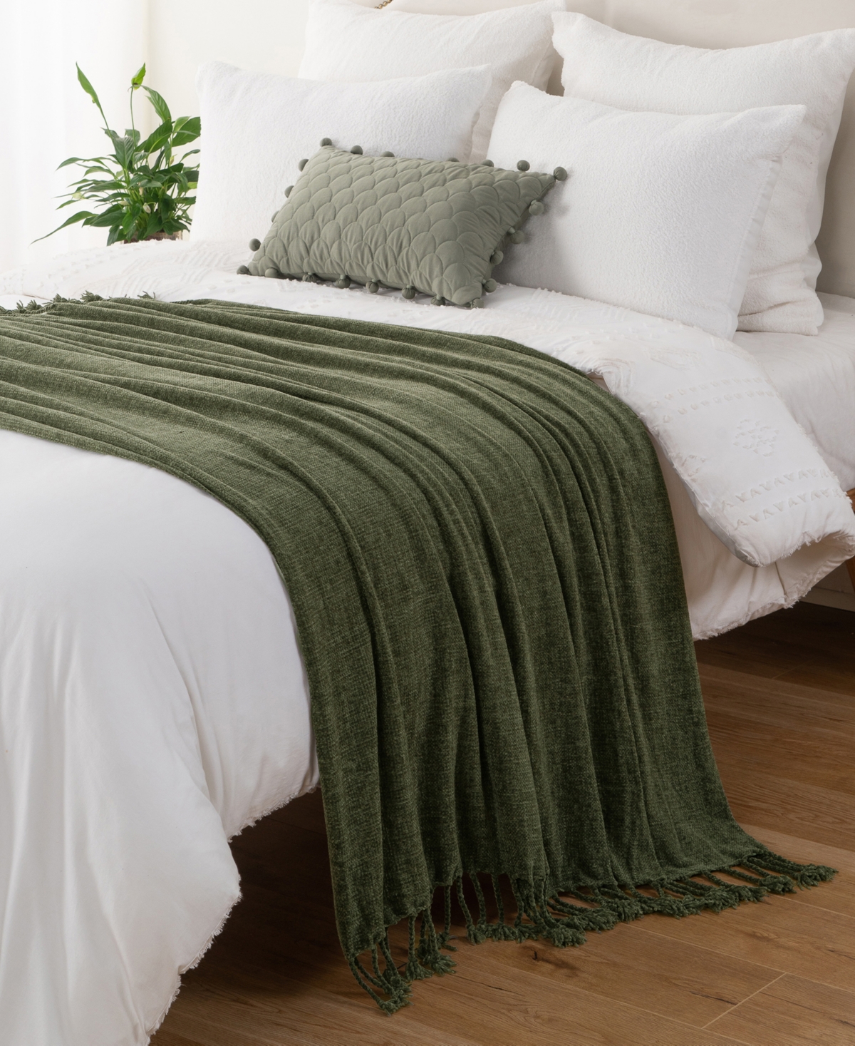 Click here for Battilo Lifestyle Chenille Throw with Fringe Tasse... prices