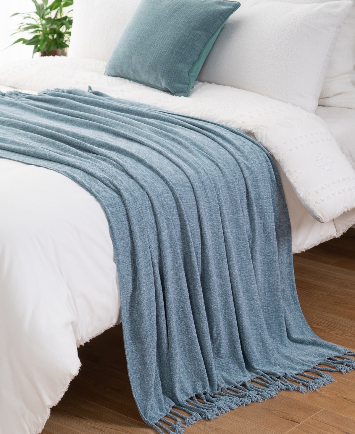 Click here for Battilo Lifestyle Chenille Throw with Fringe Tasse... prices