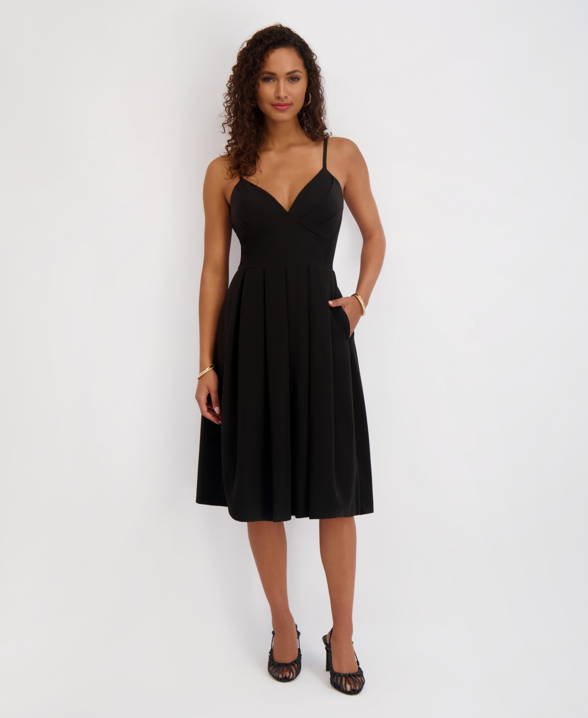 Click here for Siena Womens V-Neck Sleeveless Dress - Black prices