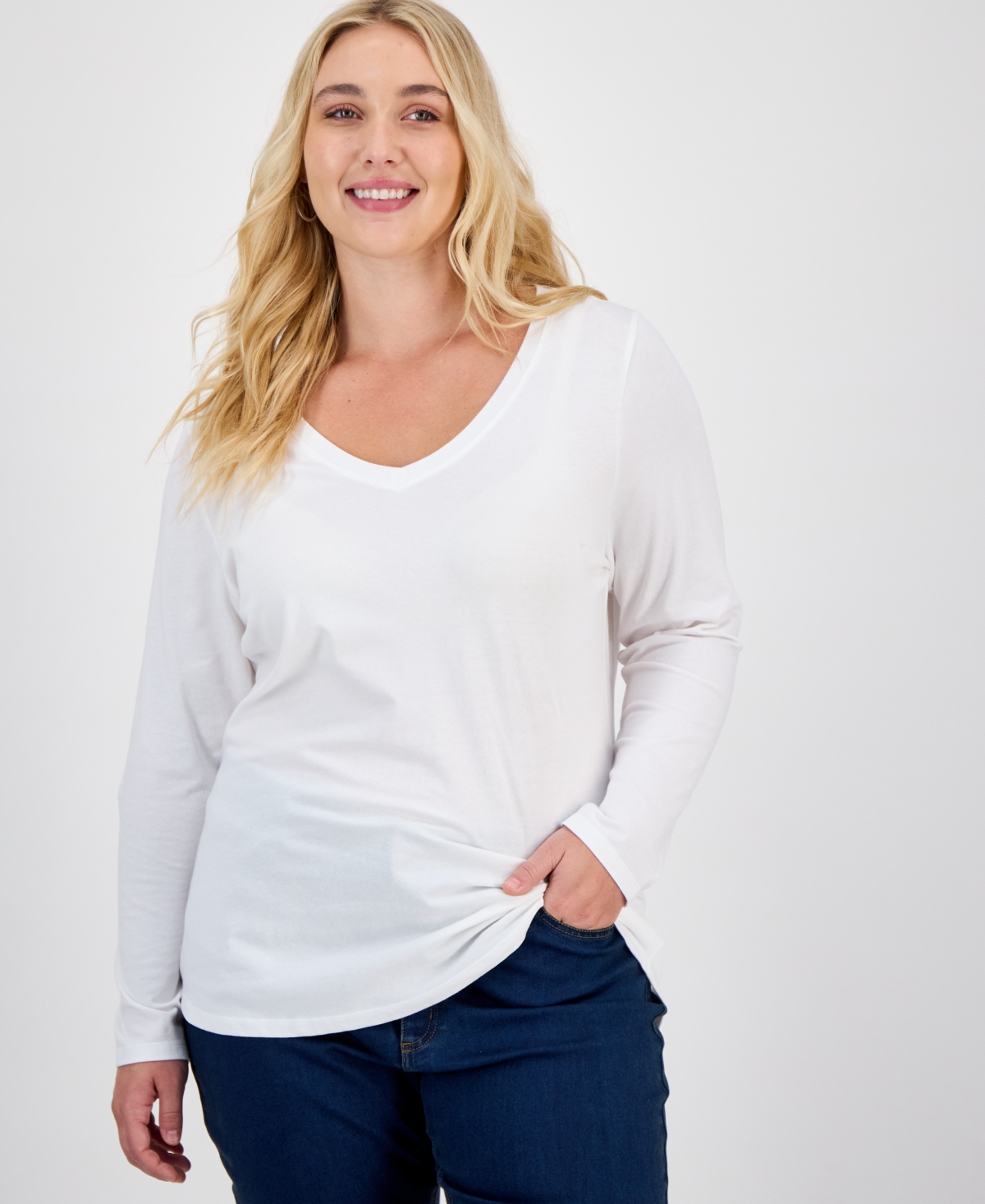 Click here for Aveto Plus Size V-Neck Top - Bright White prices
