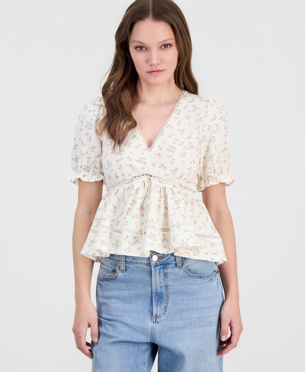 Click here for Tinseltown Juniors Printed Puff-Sleeve Babydoll To... prices