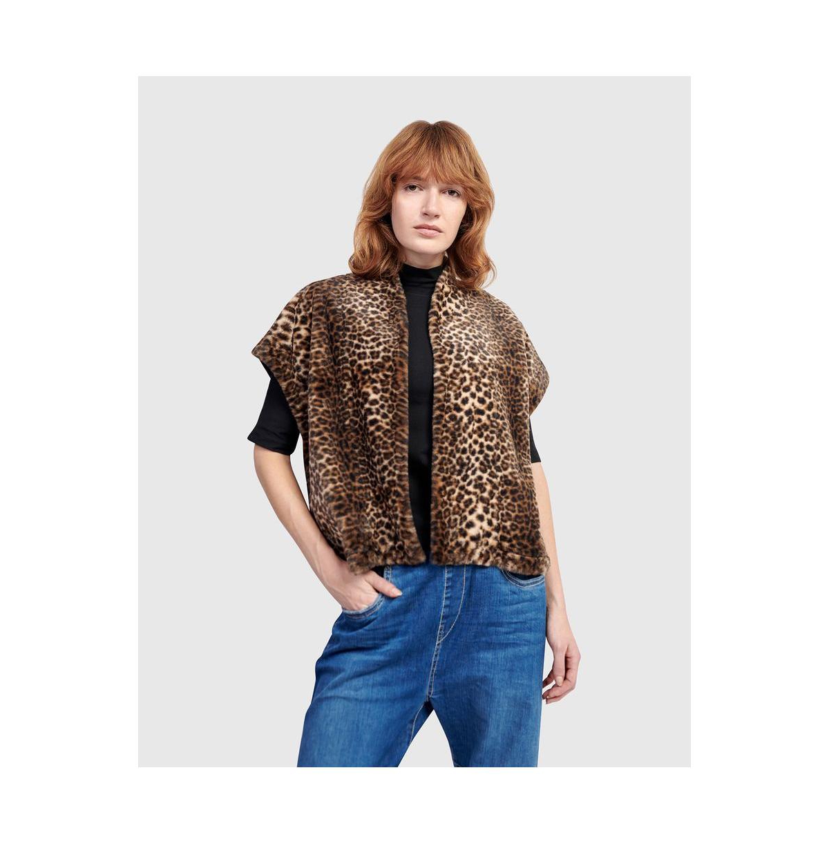 Click here for Alembika Womens Prowl Vest - Leopard prices