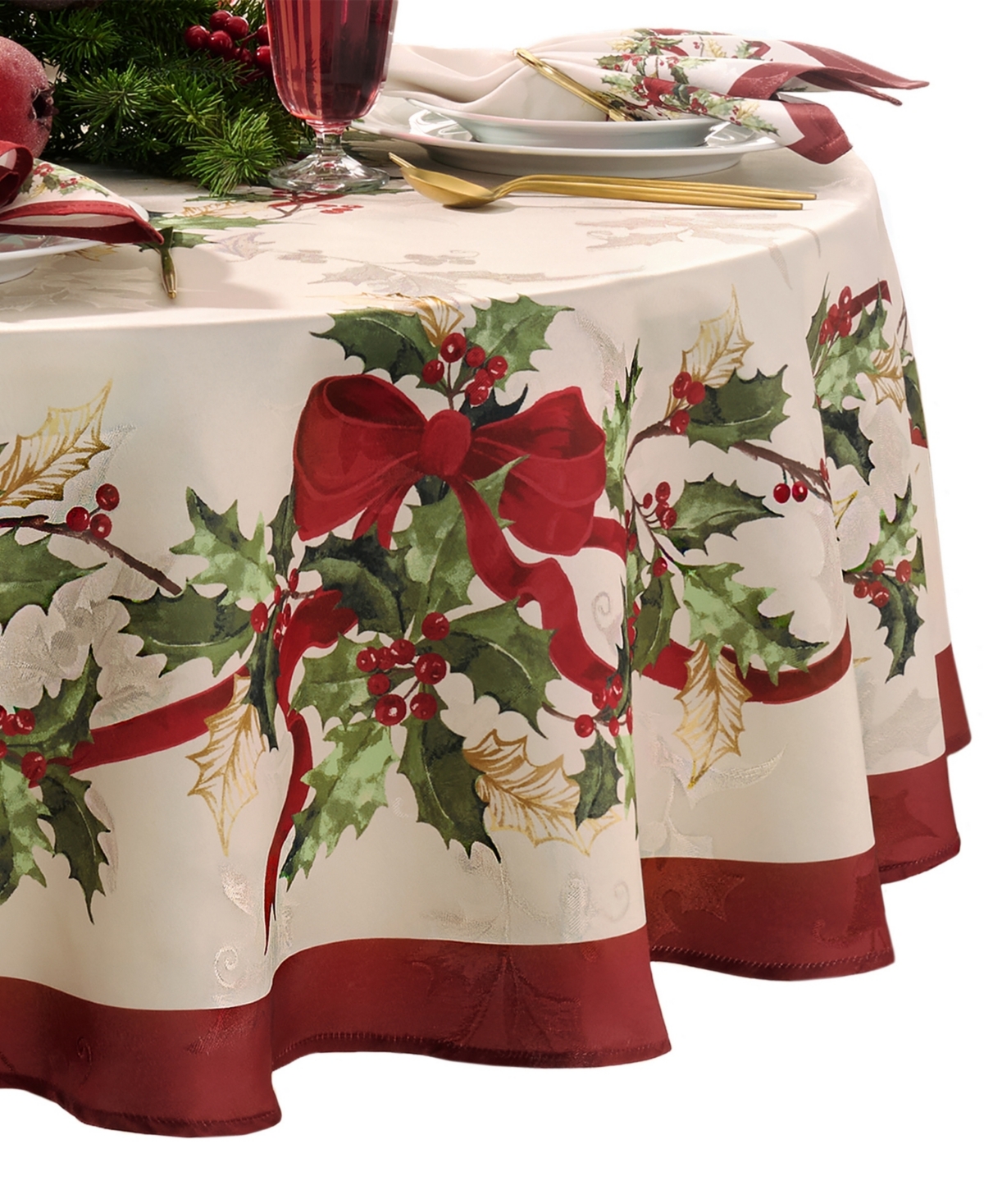 Click here for Villeroy & Boch Winter Bows and Garland Tablecloth... prices