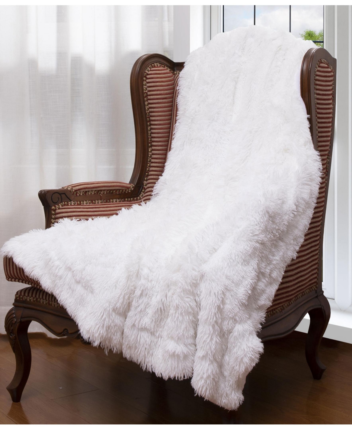 Click here for Cheer Collection Shaggy Throw  50 x 60 - White prices