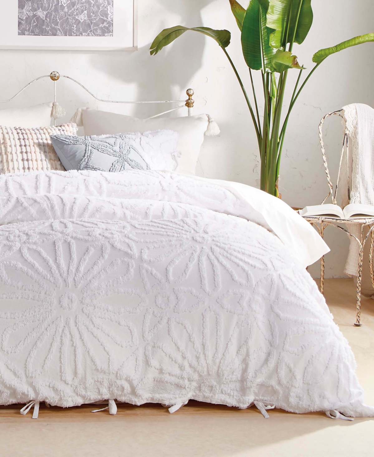 Click here for Peri Home Chenille Medallion 2-Pc. Comforter Set... prices