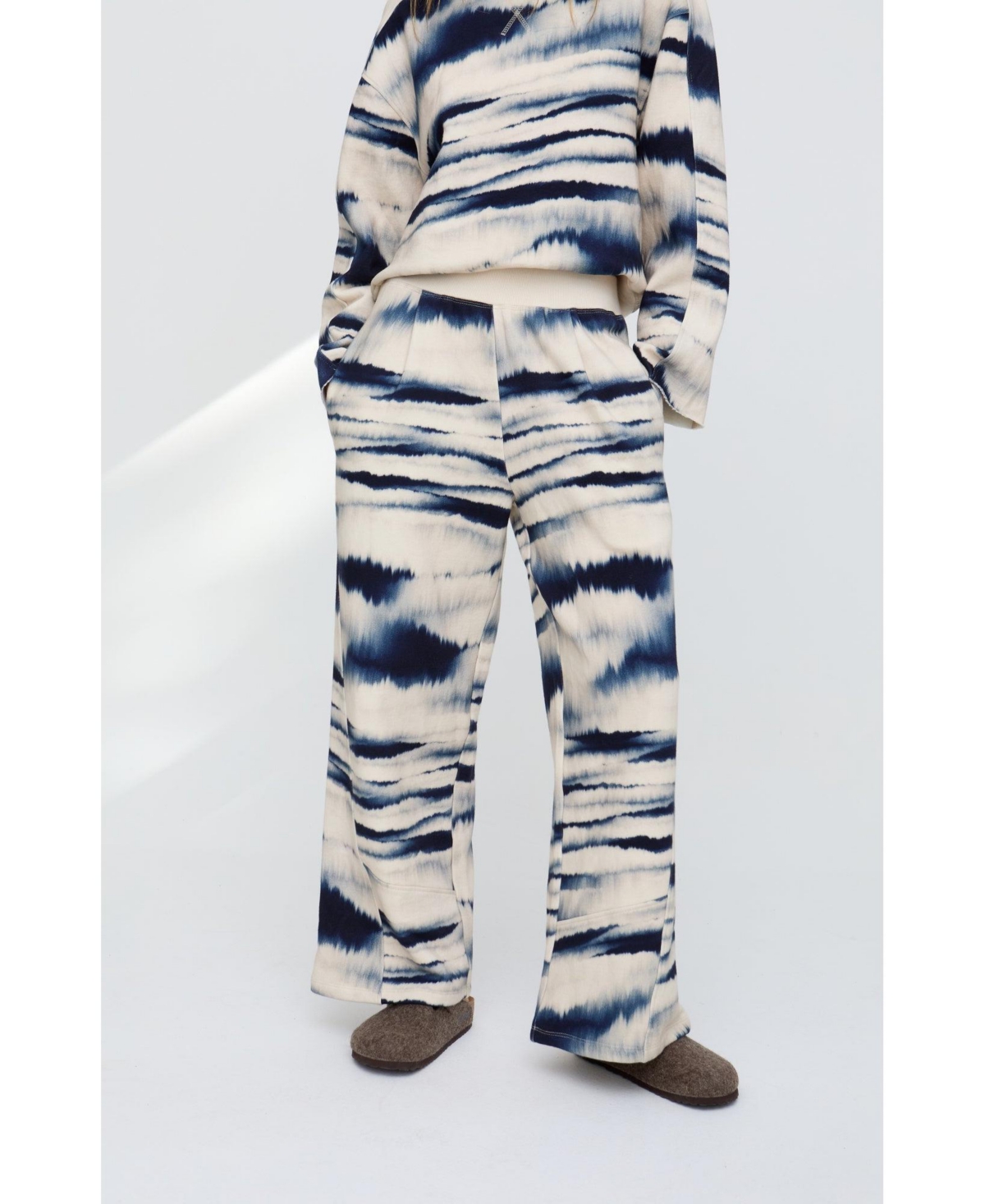 Click here for Raffya Womens Marrianne Wide Leg Print Trouser - B prices