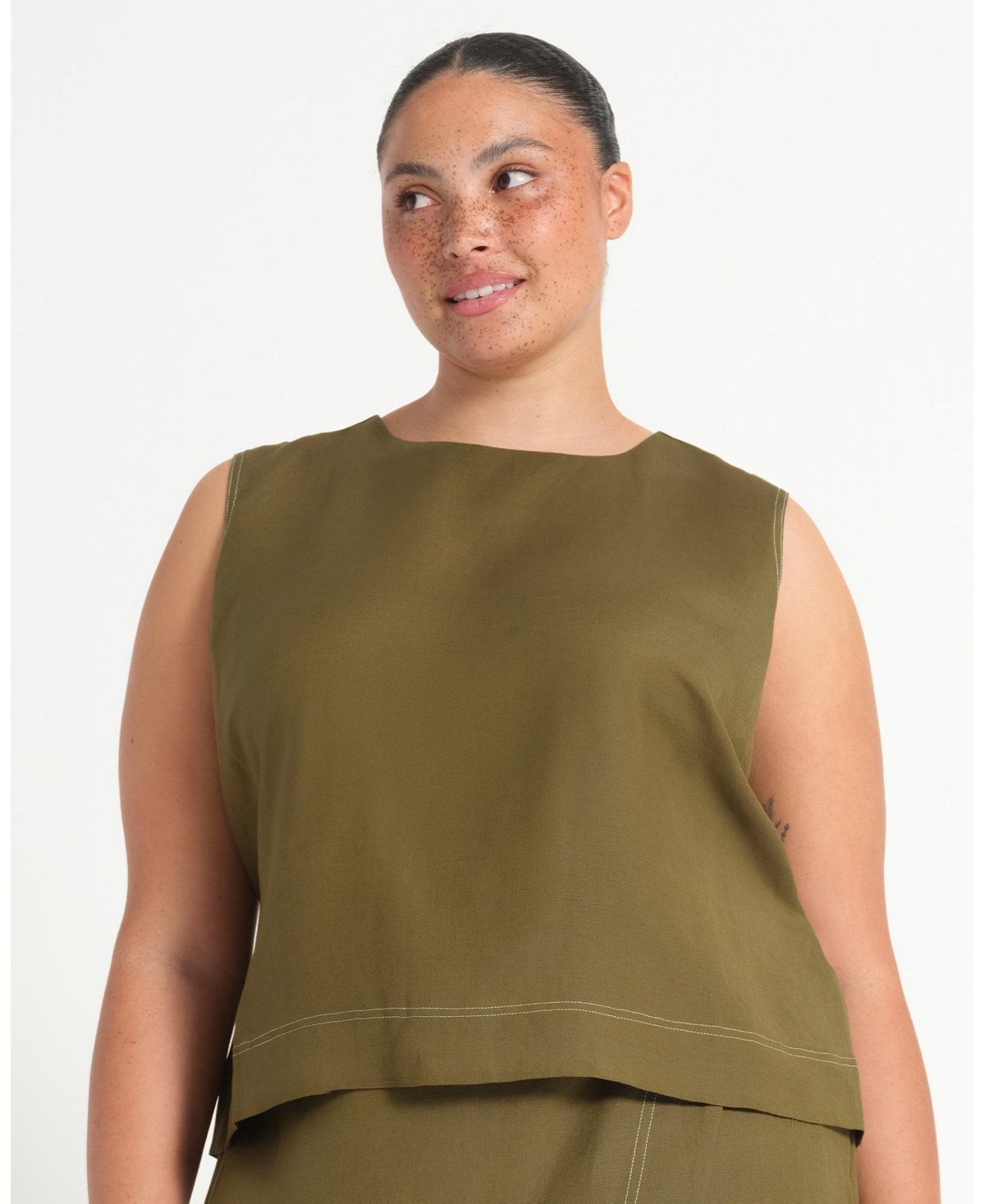 Click here for Estelle Plus Size Sonnet Linen Tie Top - Fern prices