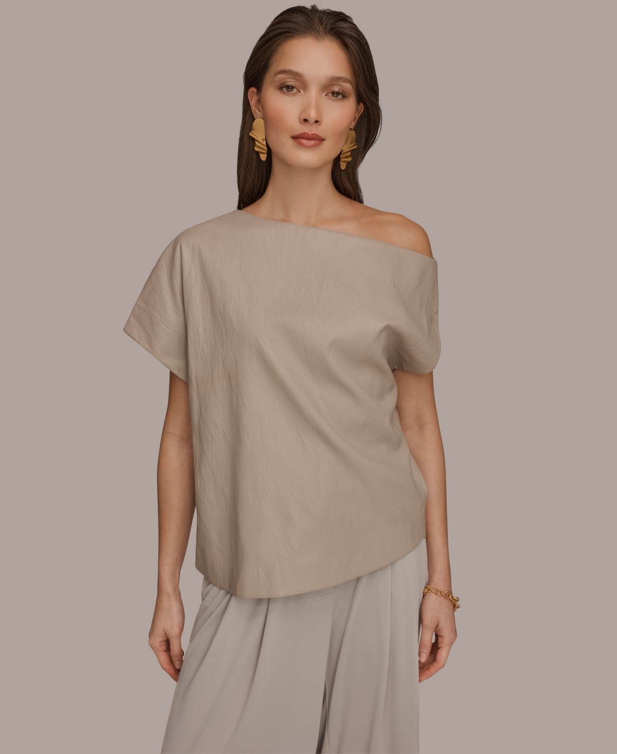 Click here for Donna Karan New York Womens Sleeveless Hem Top - T... prices