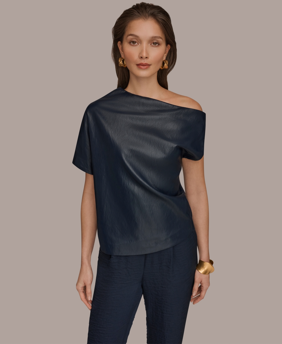 Click here for Donna Karan New York Womens Sleeveless Hem Top - N... prices