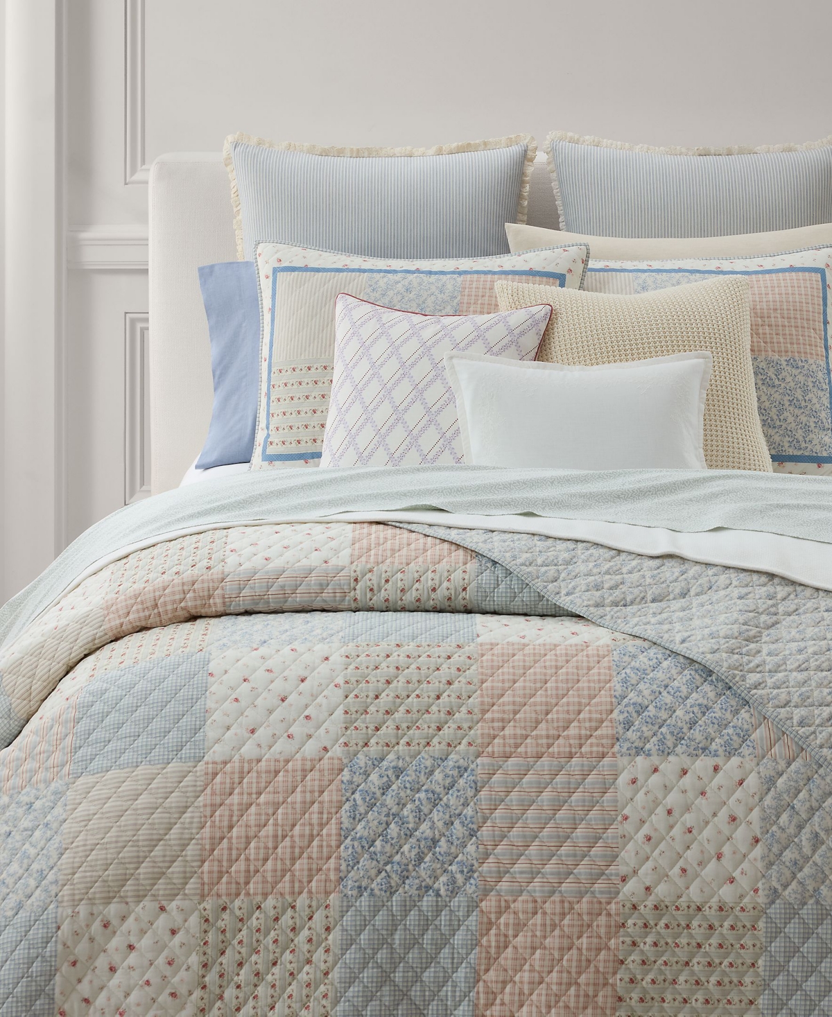 Click here for Lauren Ralph Lauren Marissa Floral Quilt  Full/Que... prices