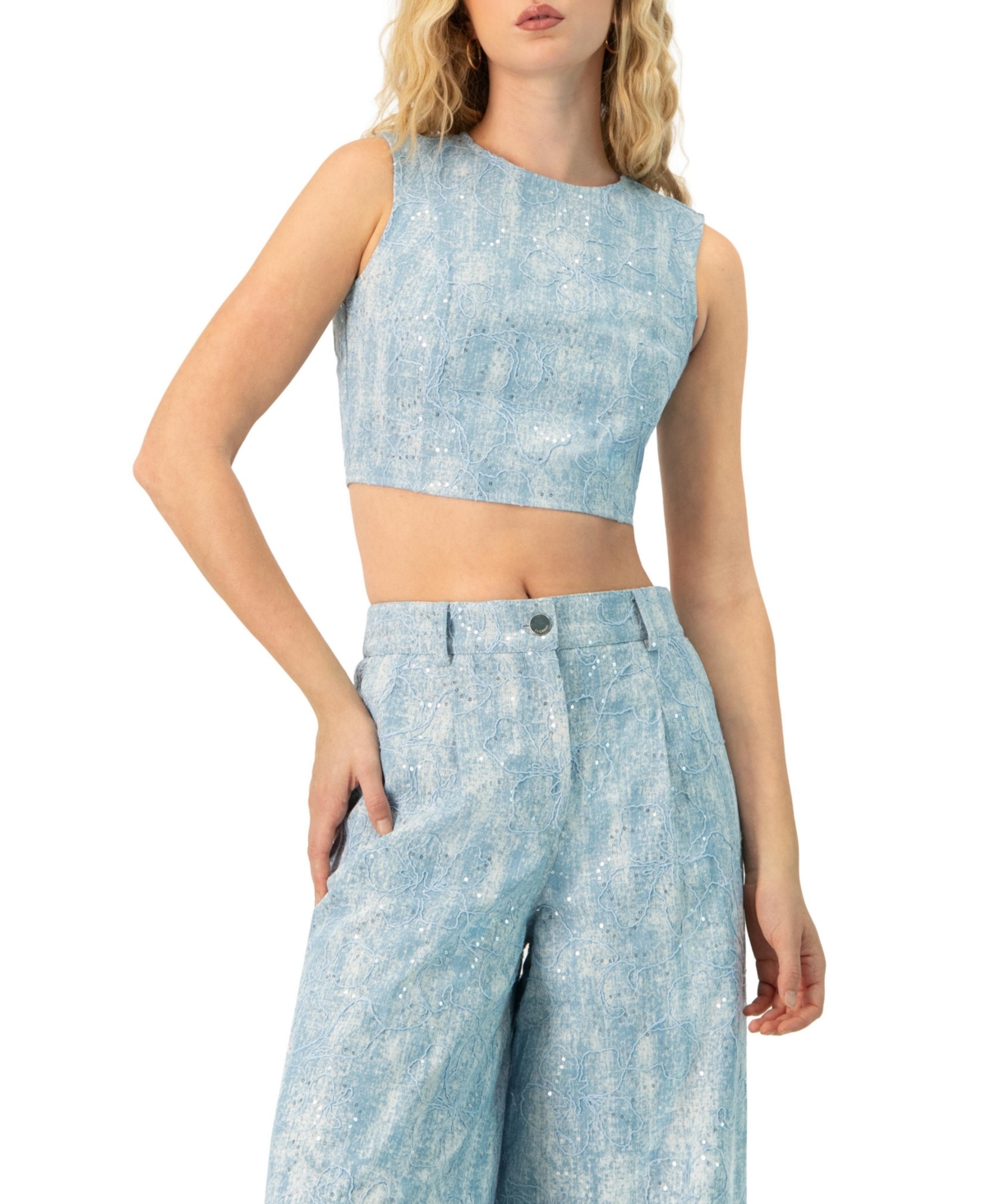 Click here for Ivonne Womens Sleeveless Embroidered Denim Crop To... prices