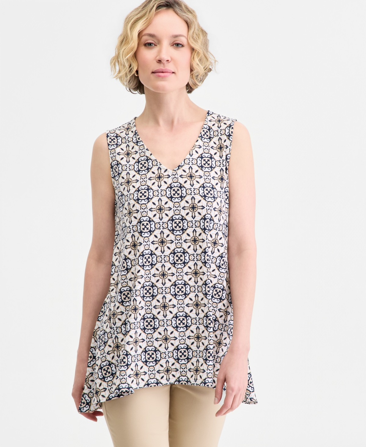 Click here for Jm Collection Womens Printed Sleeveless Vneck Knit... prices