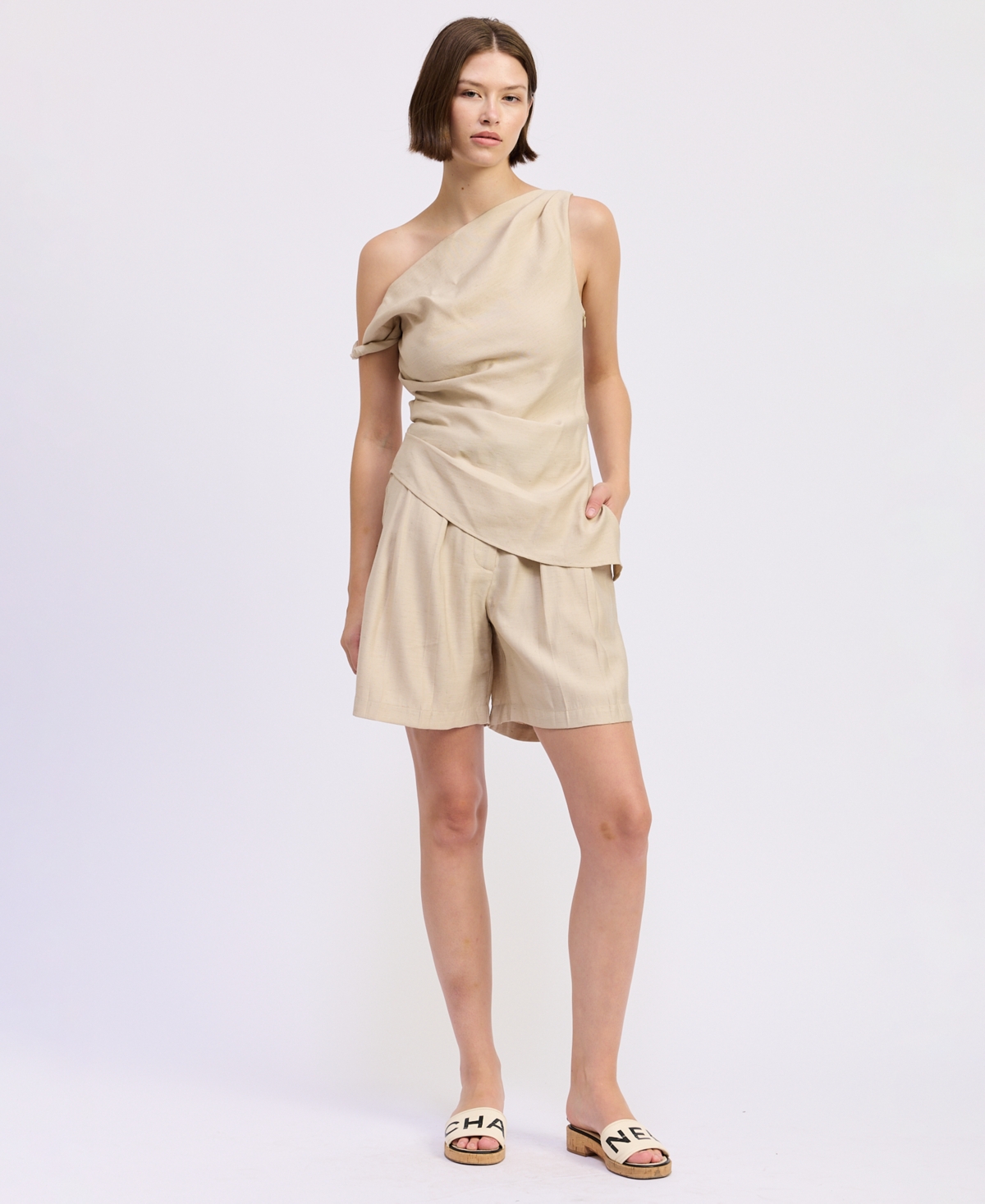 Click here for En Saison Womens Selma Mid-Rise Pleated Shorts - N... prices