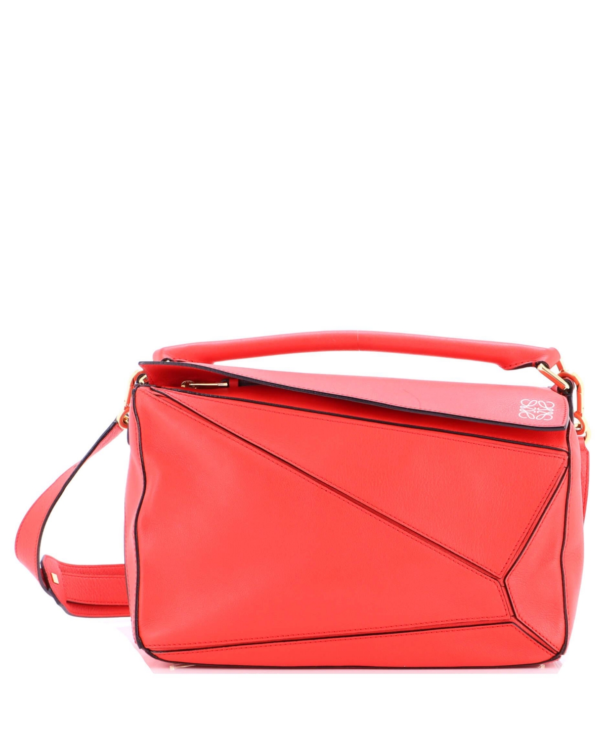 Click here for Pre-Owned Loewe Medium Puzzle Bag Leather - Red prices