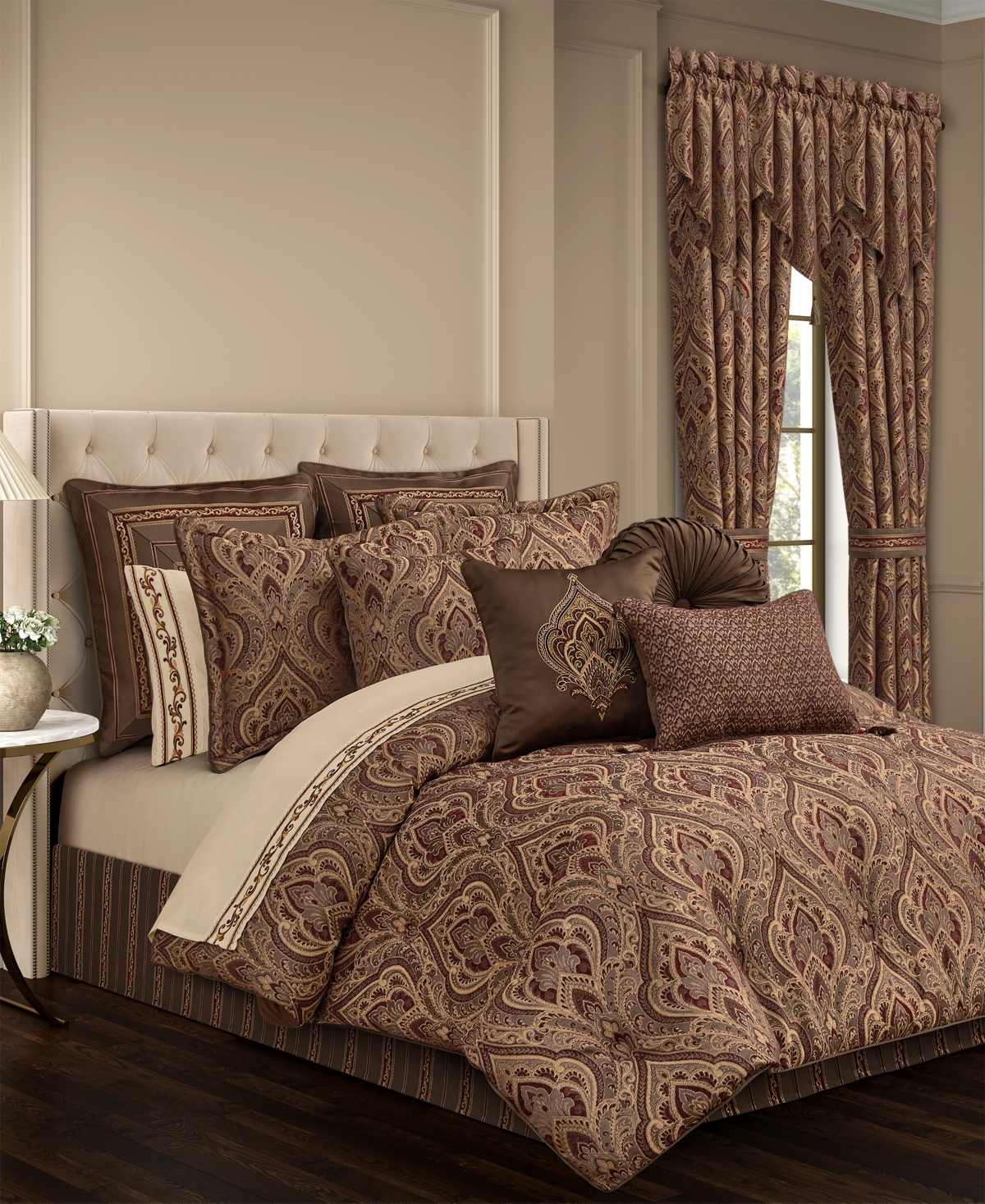 Click here for Five Queens Court Odette Print 4-Pc. Comforter Set... prices