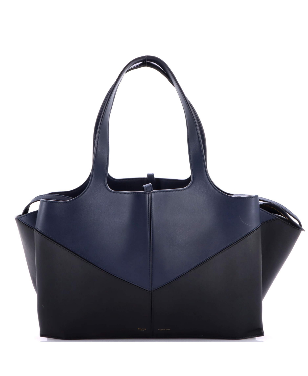 Click here for Pre-Owned Celine Medium Tri-Fold Shoulder Bag Smoo... prices