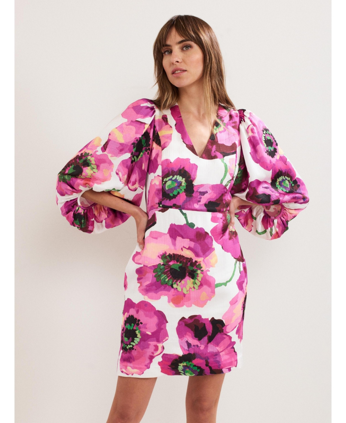 Click here for Phase Eight Womens Fiona Puff Sleeve V-Neck Dress... prices