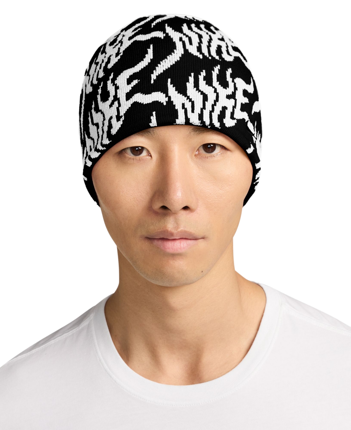 Click here for Nike Mens Peak Graphic Beanie - Black/White prices