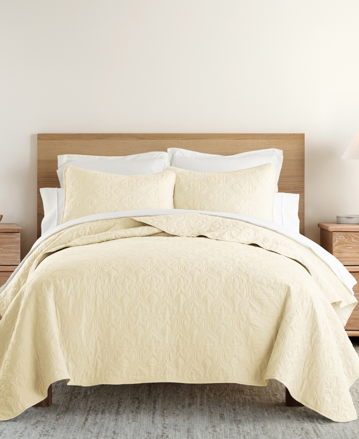 Click here for ienjoy Home Ultra Soft Damask Pattern Lightweight... prices