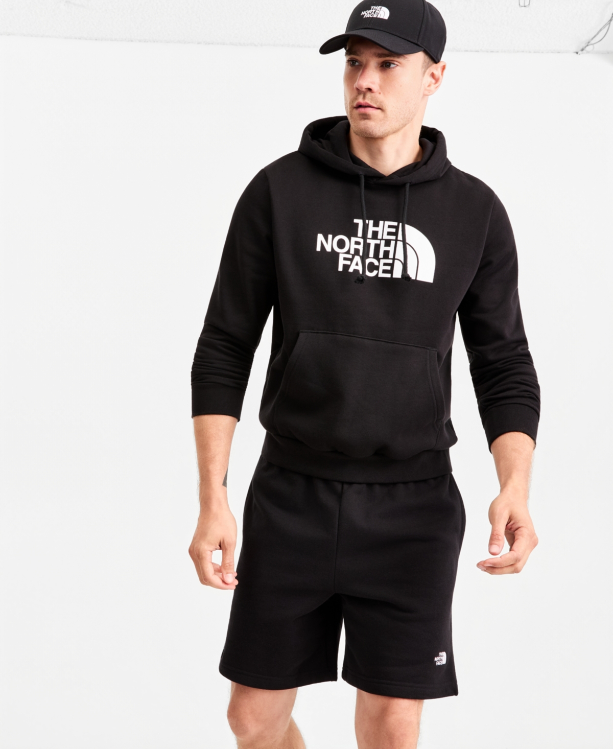 Click here for The North Face Mens Evolution Half Dome Pull Over... prices