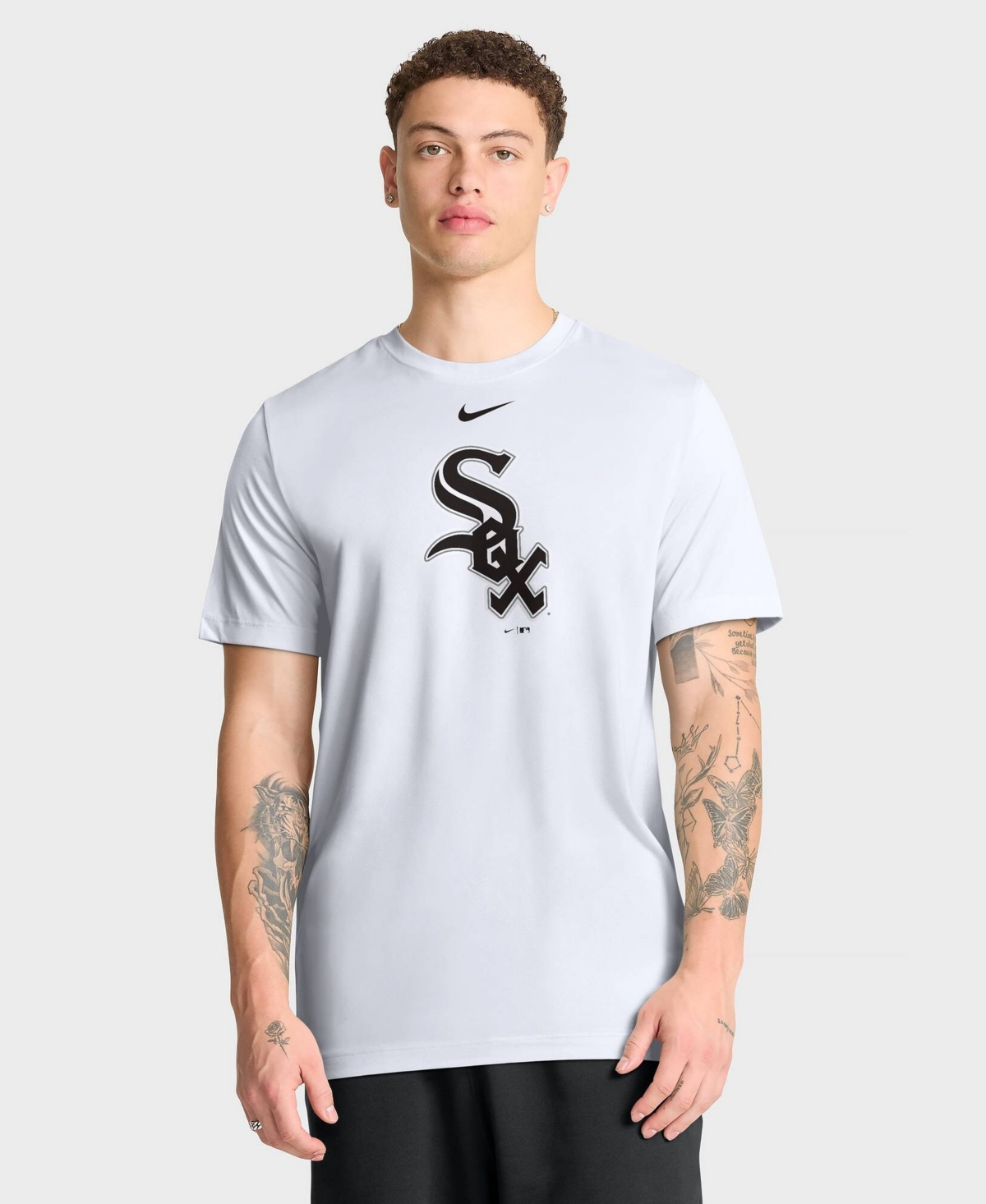 Click here for Nike Mens White Chicago White Sox New Legend Dri-f... prices