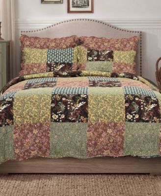 Click here for Greenland Home Fashions Hazel Reversible Quilt Set... prices