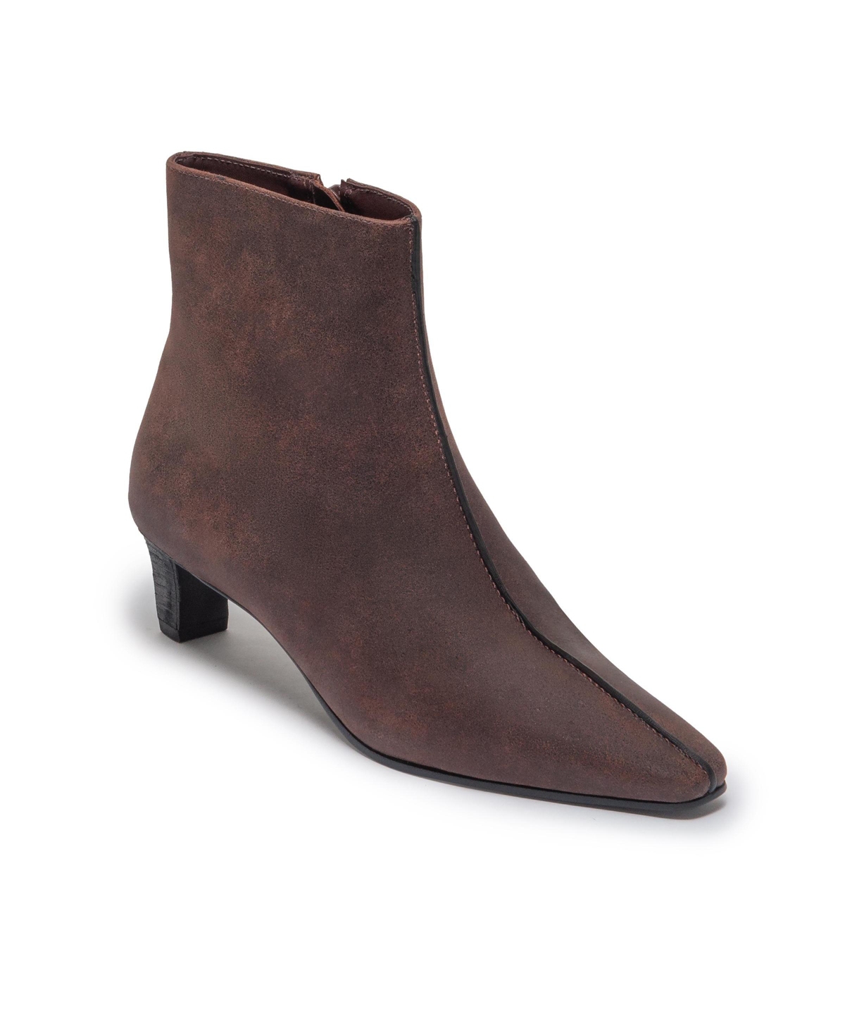 Click here for Bernardo Footwear Womens Everett Vintage Ankle Boo... prices