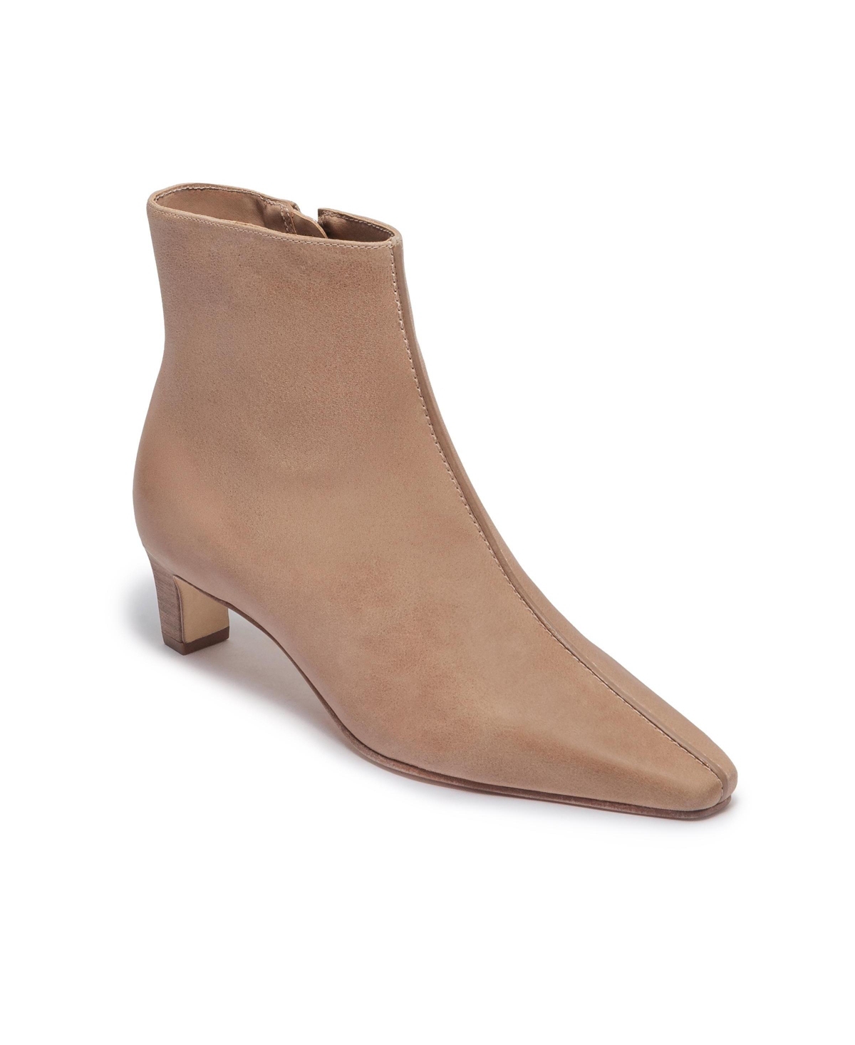 Click here for Bernardo Footwear Womens Everett Vintage Ankle Boo... prices
