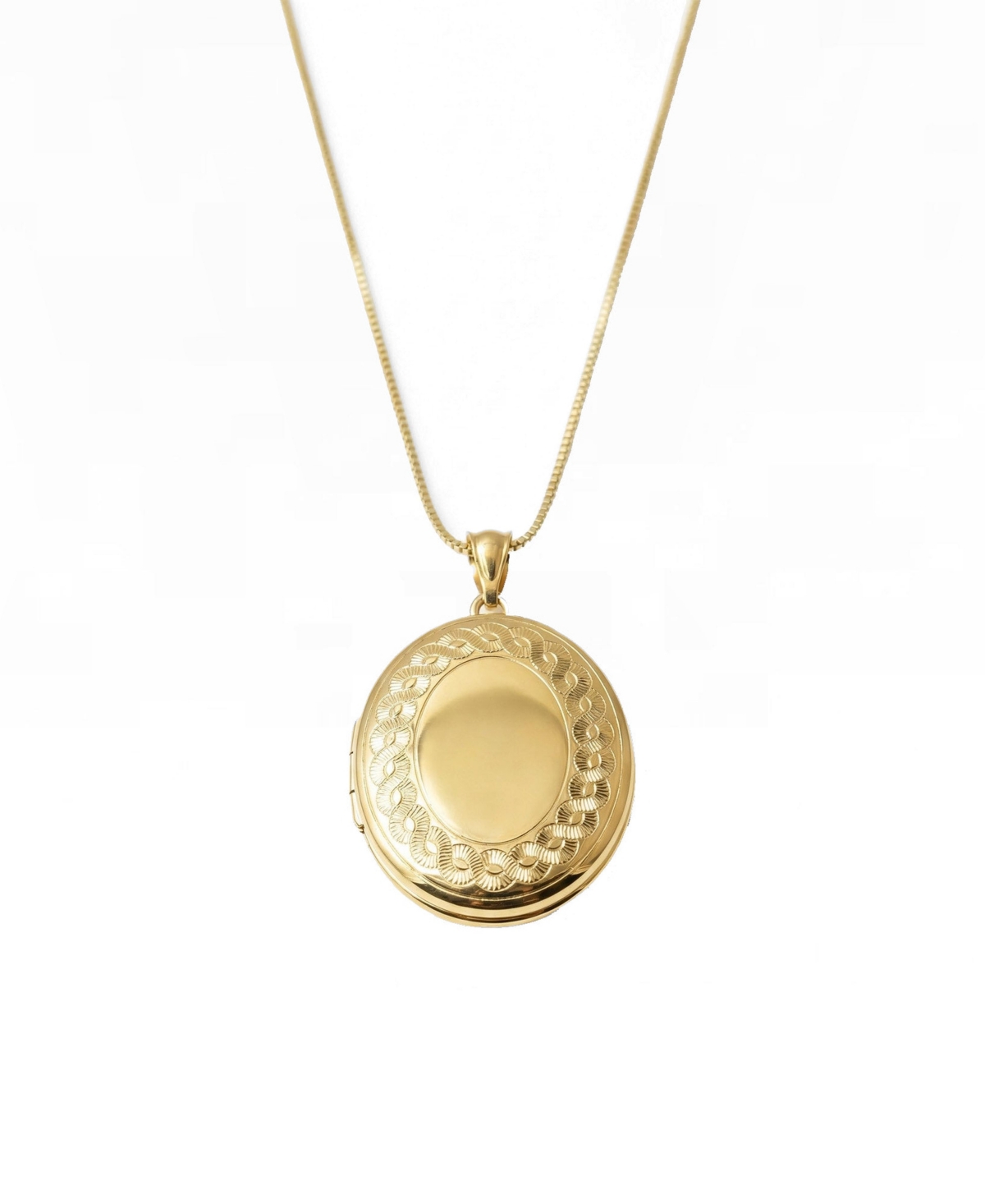Click here for The M Jewelers Oval Photo Locket Necklace - Gold prices