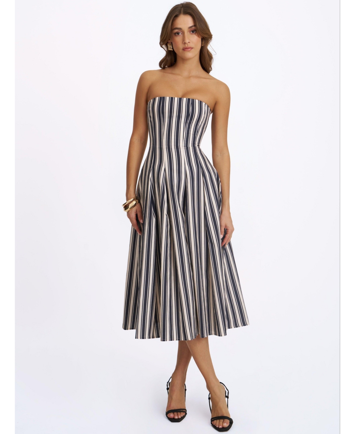 Click here for Miss Circle Womens Wyanne Black and White Linen St... prices