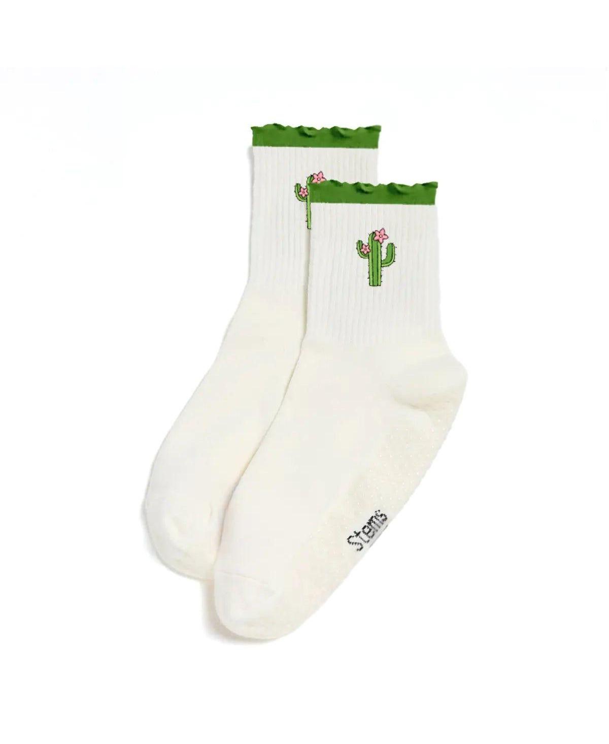 Click here for Stems Womens Non-Slip Grip Ruffle Ankle Socks - Gr... prices