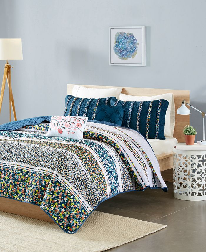Intelligent Design Fleur 4-Pc. Twin/Twin XL Coverlet Set - Macy's