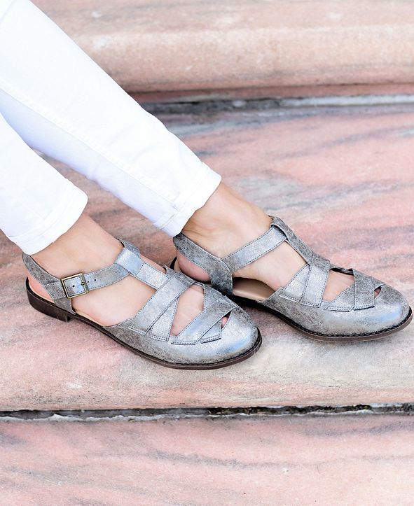 Journee Collection Women's Comfort Bonita Flats & Reviews - Flats ...