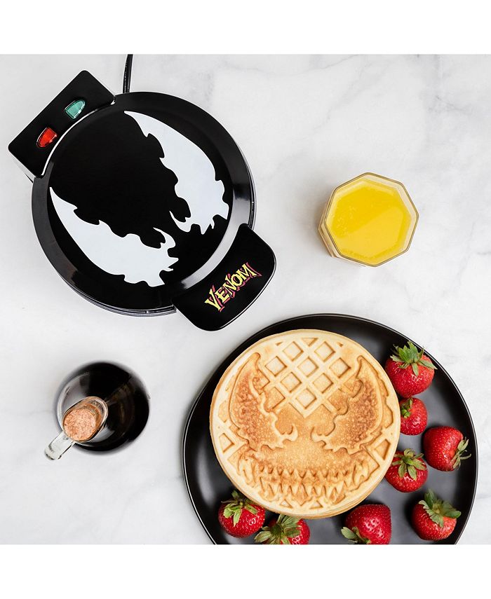 Uncanny Brands Marvel Venom Waffle Maker -Venom on Your Waffles- Waffle ...