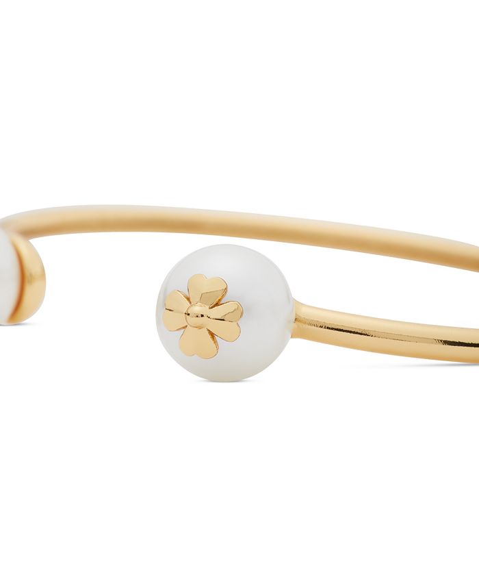 kate spade new york Gold-Tone Spade Flower Emblem Imitation Pearl Flex ...