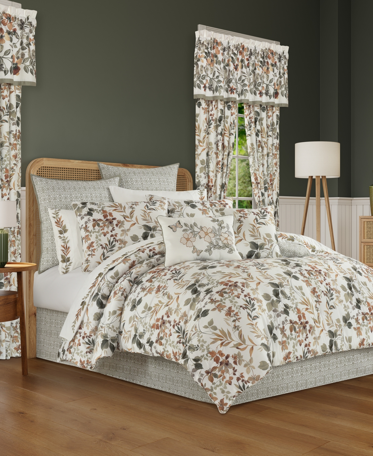 Click here for Royal Court Evergreen 4 Piece Comforter Set  Full... prices